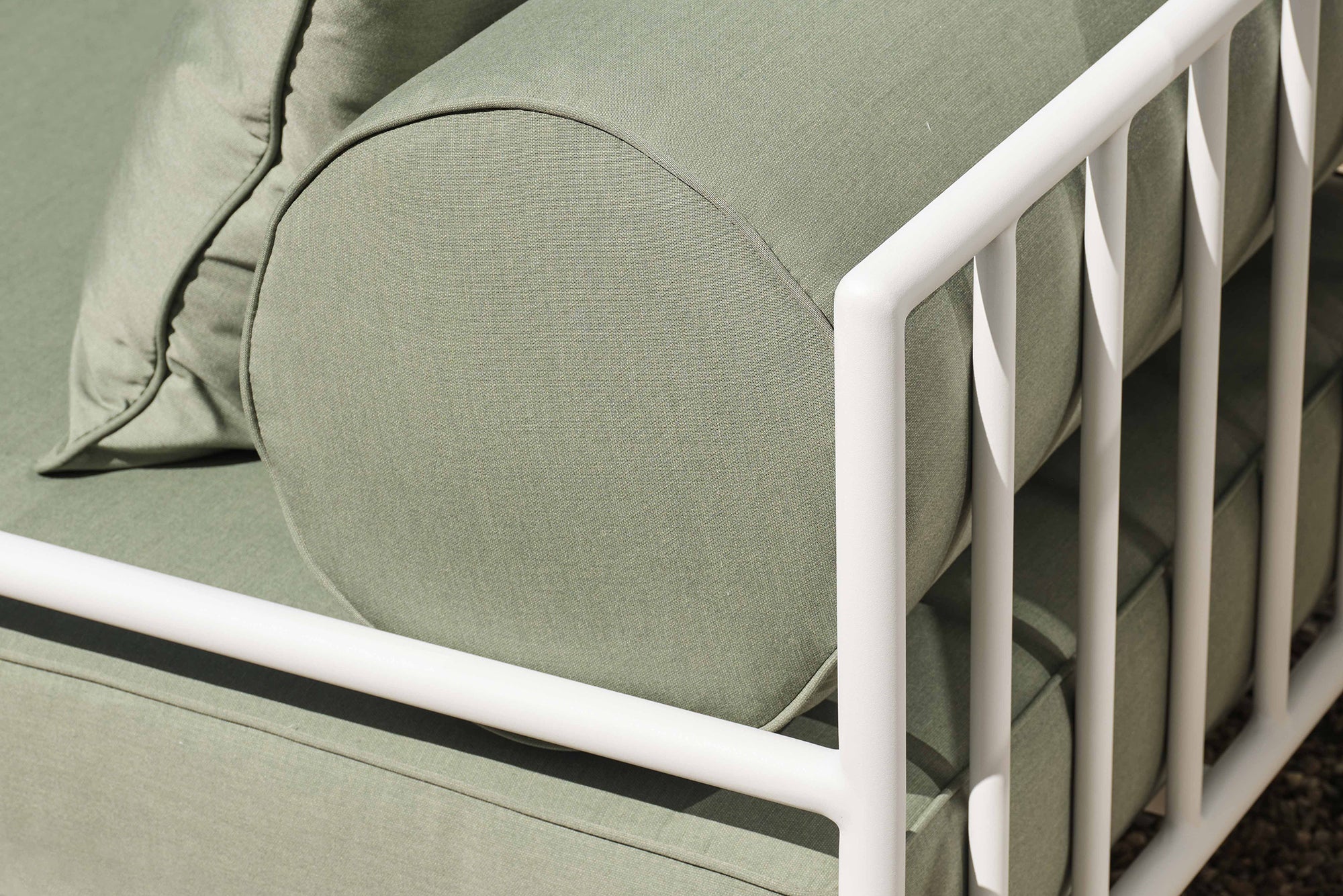 Outdoor Rowe Lounge Chair – MCM House