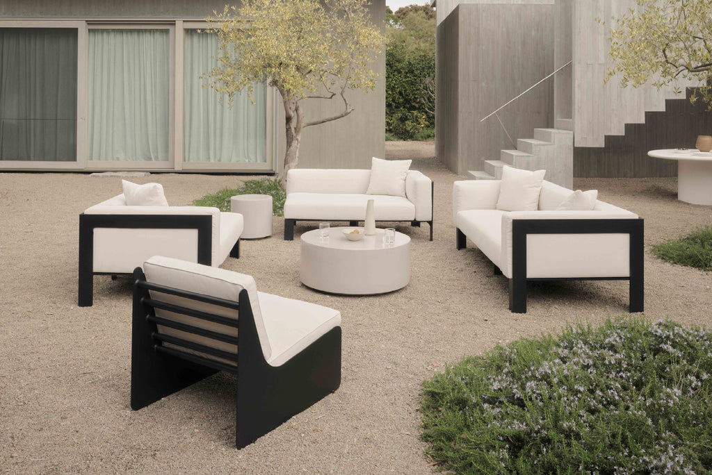 Outdoor Douglas Modular – MCM House